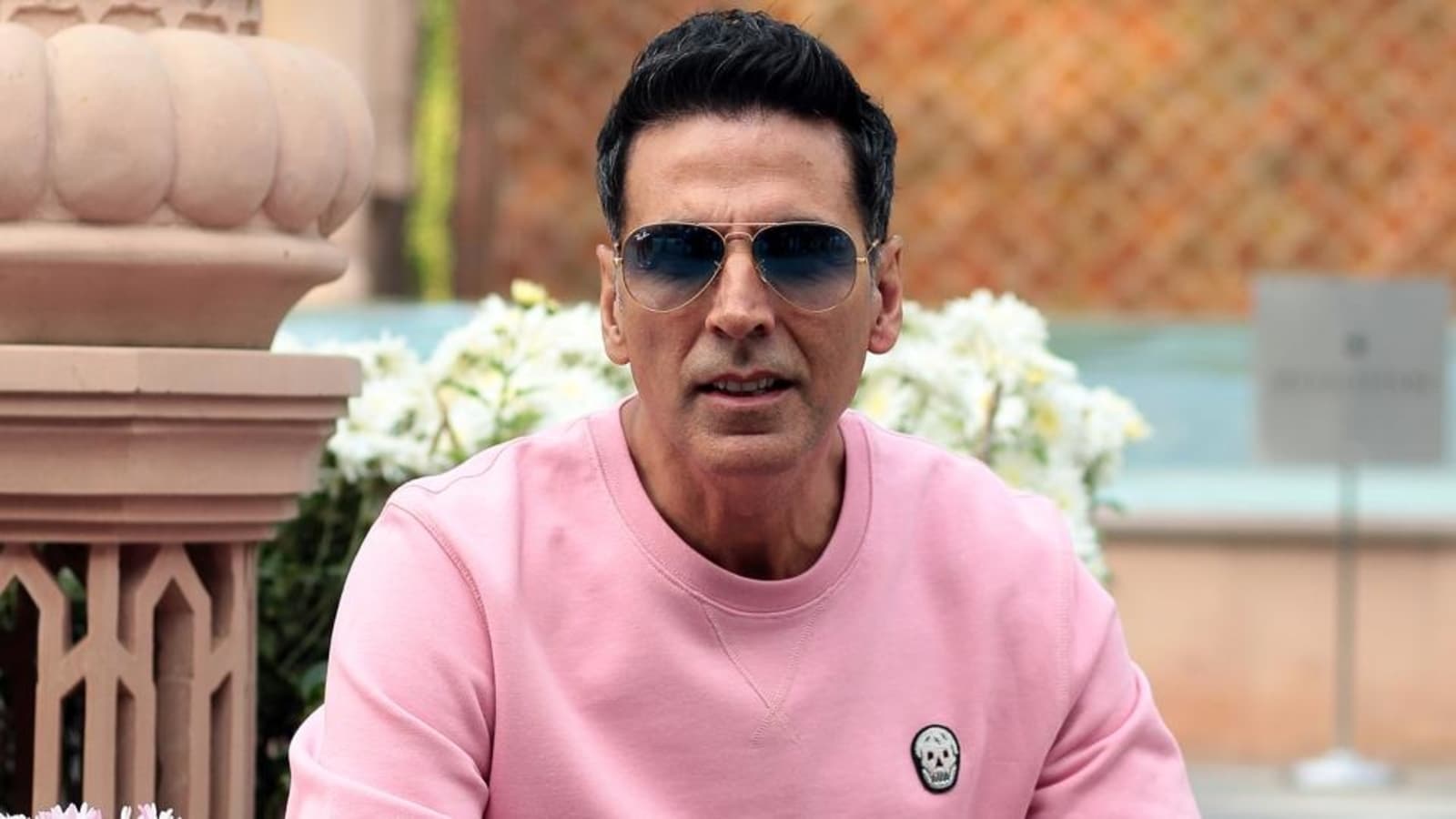 Toilet: Ek Prem Katha (2017) Full Movie Analysis: Story, Cast, Review ...
