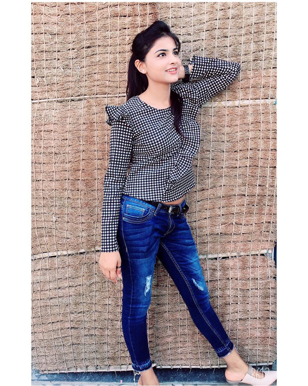 Anshika Singh Biography, Height, Weight, Age, Instagram, Boyfriend, Family, Affairs, Salary, Net ...