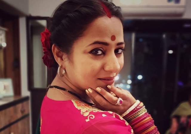 Imlie Serial Cast, Real Names, Age, Salary, Net Worth, Timing, Story & More - Primes World