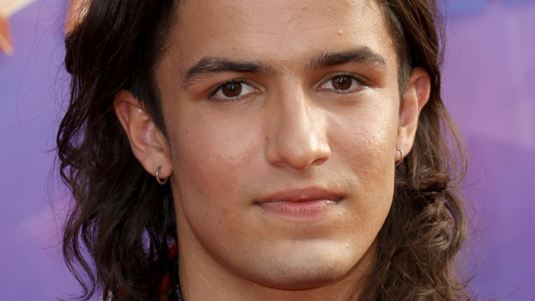 Aramis Knight Biography, Height, Weight, Age, Movies, Wife, Family ...