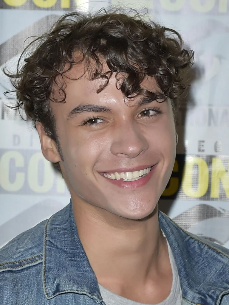 Benjamin Wadsworth Biography, Height, Weight, Age, Movies, Wife, Family ...