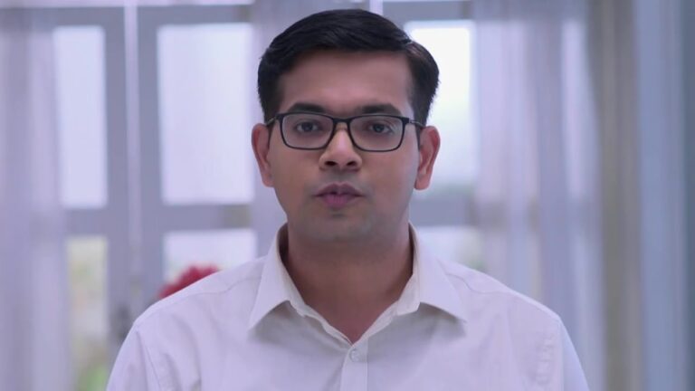 Tula Pahate Re Serial Cast, Real Names, Age, Salary, Net Worth, Timing ...