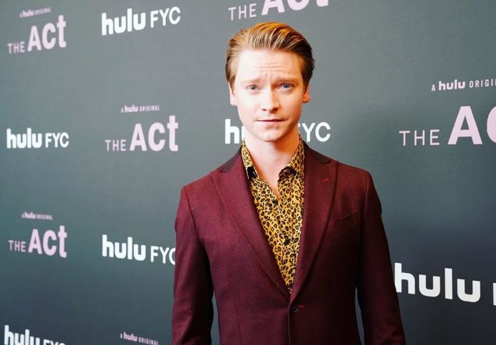 Calum Worthy Biography, Height, Weight, Age, Movies, Wife, Family ...