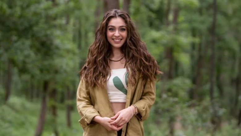 Cemre Baysel Biography, Height, Weight, Age, Movies, Husband, Family ...