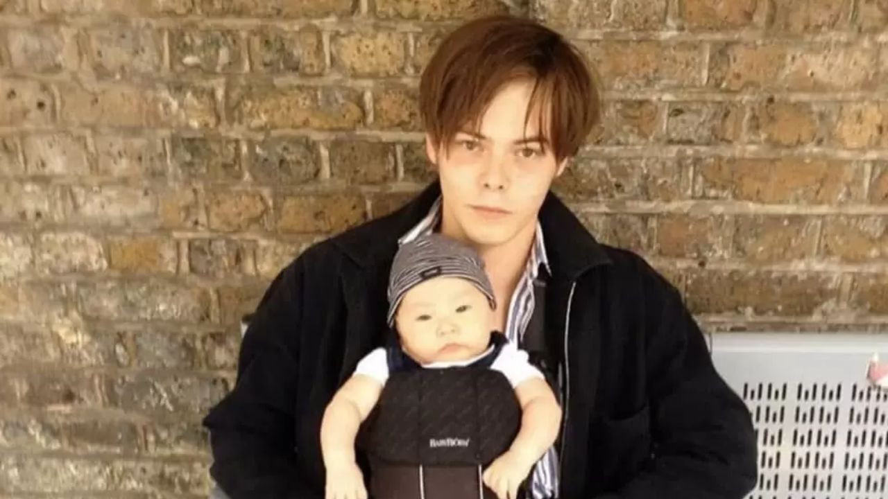 Charlie Heaton Biography, Height, Weight, Age, Movies, Wife, Family ...