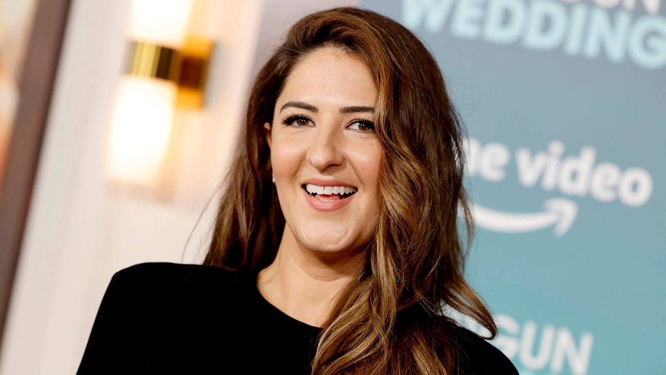 D'Arcy Carden Biography, Height, Weight, Age, Movies, Husband, Family ...