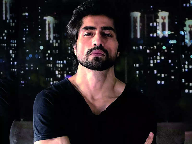 Harshad Chopda Biography, Height, Age, TV Serials, Wife, Family, Salary, Net Worth, Awards ...