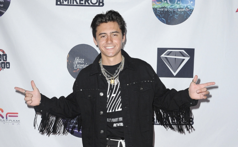 Isaak Presley Biography, Height, Weight, Age, Movies, Wife, Family ...