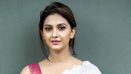 Honar Sun Me Hya Gharchi Serial Cast, Real Names, Age, Salary, Net ...