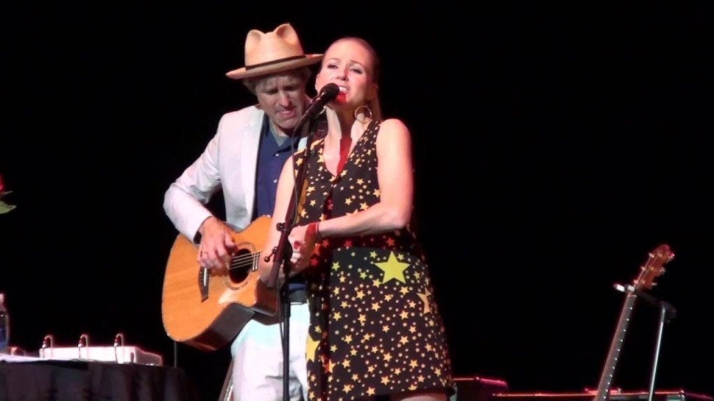 Jewel Biography, Height, Weight, Age, Movies, Husband, Family, Salary ...