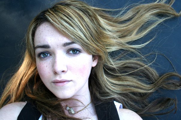 Karle Warren Biography, Height, Weight, Age, Movies, Husband, Family ...