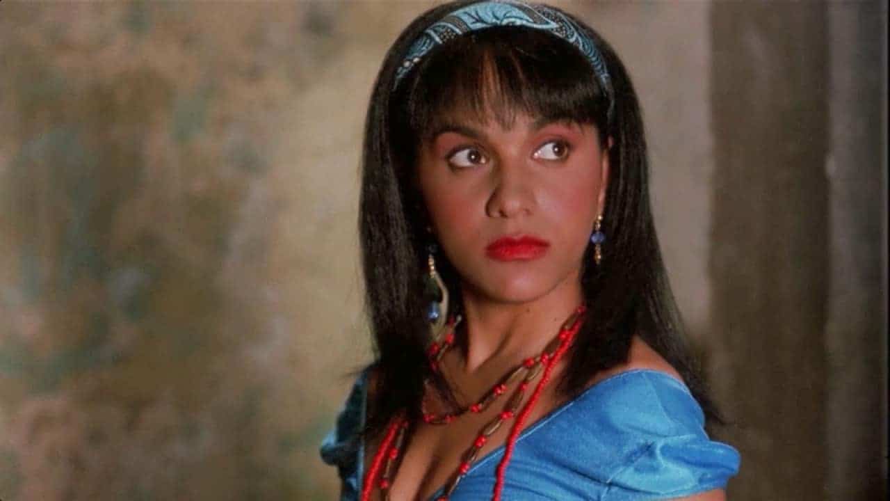 Kelly Jo Minter Biography, Height, Weight, Age, Movies, Husband, Family ...