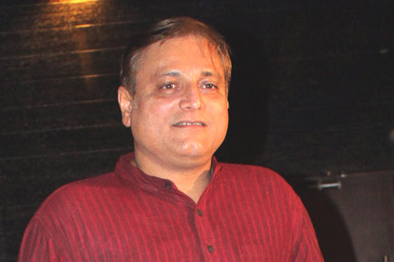 Manoj Joshi Biography, Height, Weight, Age, Movies, Wife, Family ...