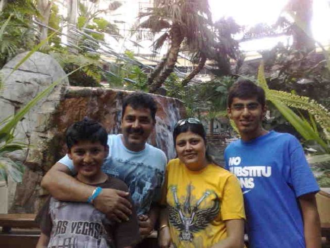 Mridul Madhok Biography, Height, Weight, Age, Instagram, Girlfriend ...