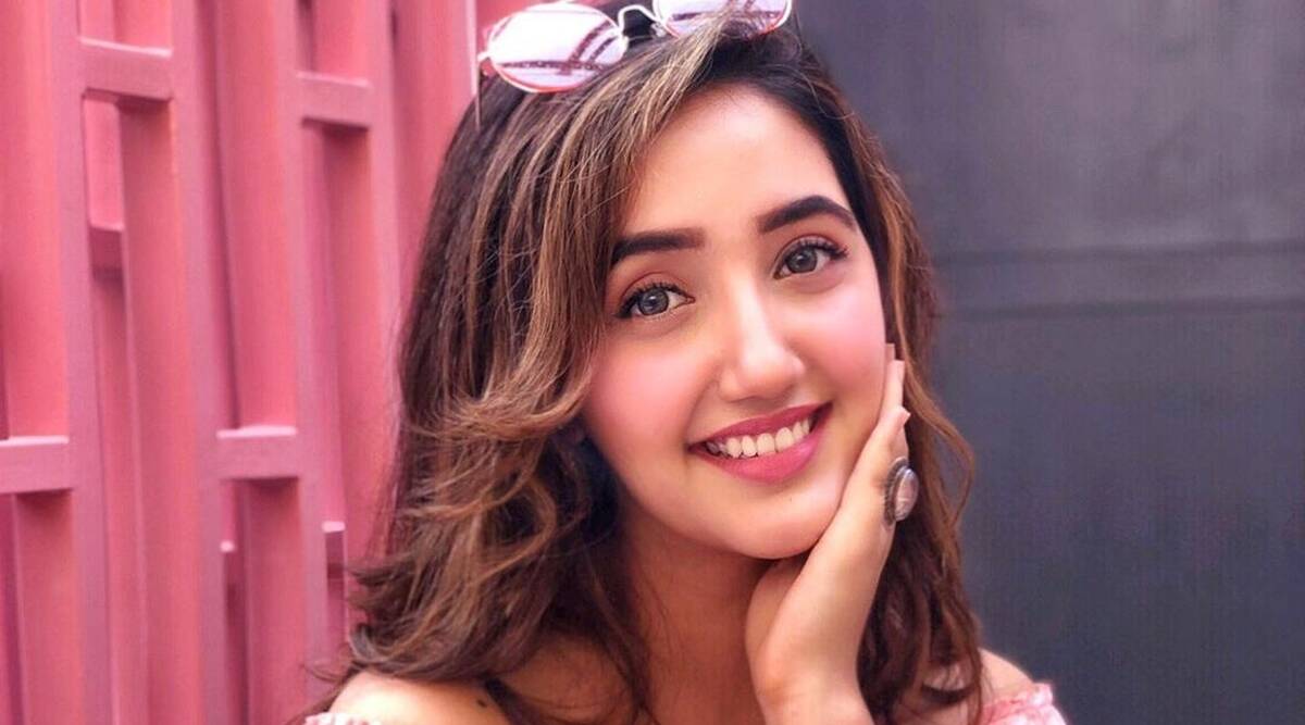 Yeh Rishta Kya Kehlata Hai Serial Cast, Real Names, Age, Salary, Net Worth, Timing, Story & More ...