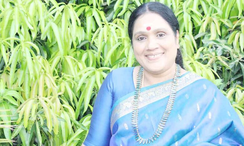 Pandian Stores Serial Cast, Real Names, Age, Salary, Net Worth, Timing ...