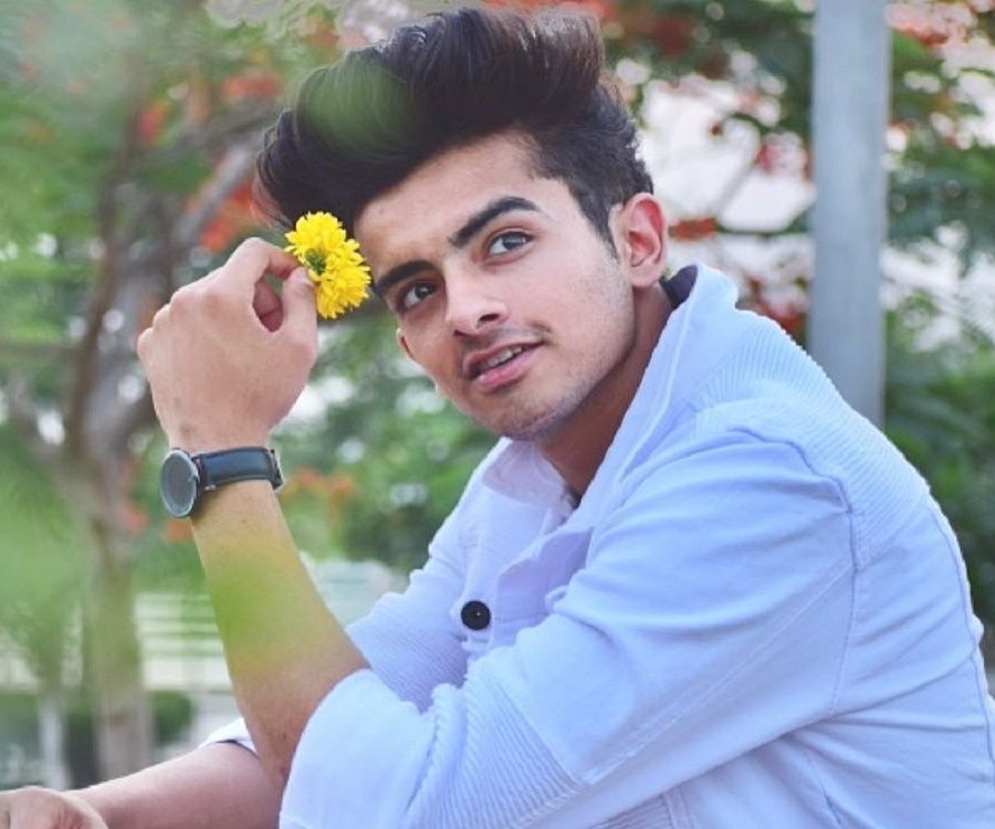 Sanket Mehta Biography, Height, Weight, Age, Instagram, Girlfriend ...