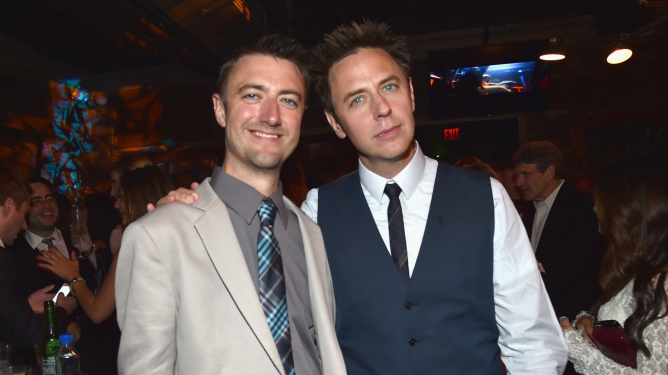 Sean Gunn Biography, Height, Weight, Age, Movies, Wife, Family, Salary ...