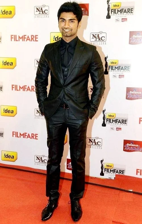 Atharvaa Biography, Height, Weight, Age, Movies, Wife, Family, Salary ...
