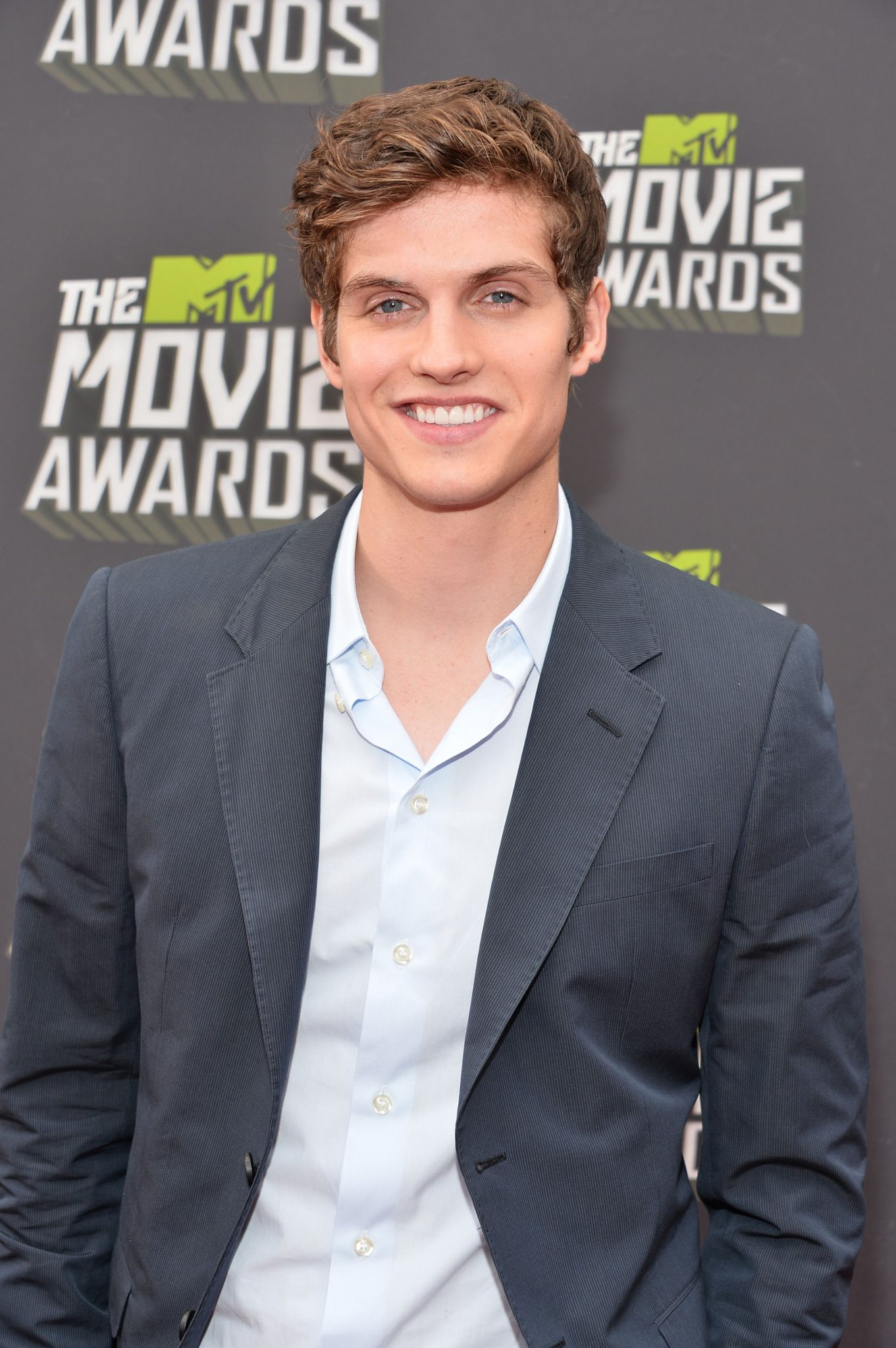 Daniel Sharman Biography, Height, Weight, Age, Movies, Wife, Family ...