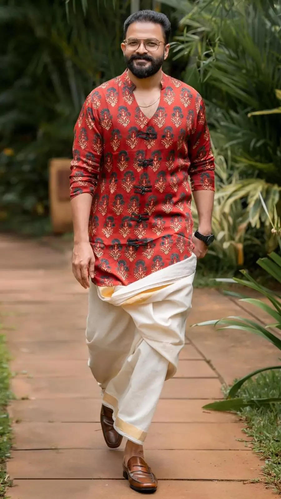 Jayasurya Biography, Height, Weight, Age, Movies, Wife, Family, Salary ...