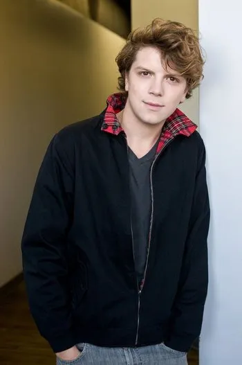 Michael Seater Biography, Height, Weight, Age, Movies, Wife, Family ...