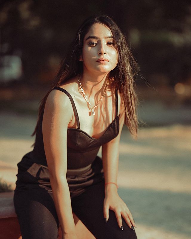 Shyrin Anicka Biography, Height, Weight, Age, Instagram, Boyfriend ...