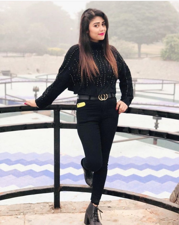 Smriti Rajput Biography, Height, Weight, Age, Instagram, Boyfriend ...