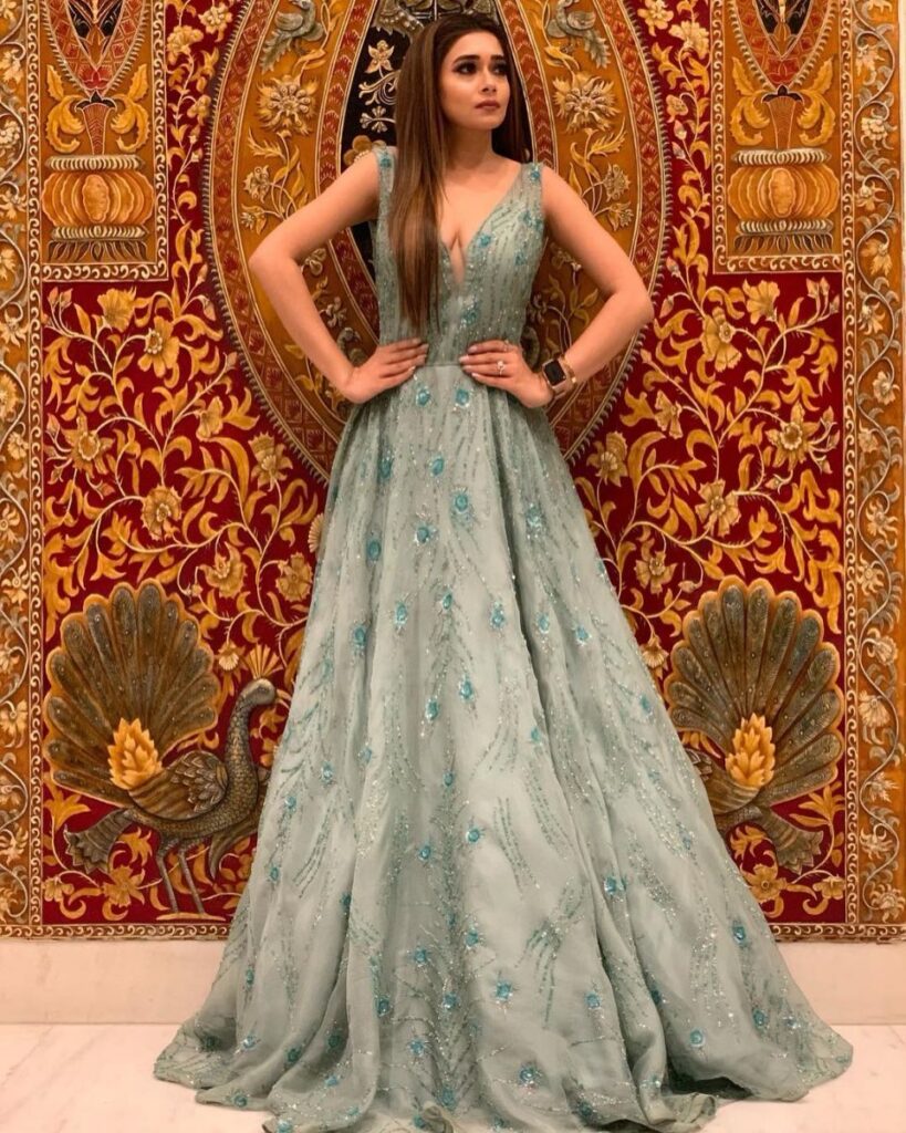 Tina Datta Biography, Height, Age, TV Serials, Husband, Family, Salary ...