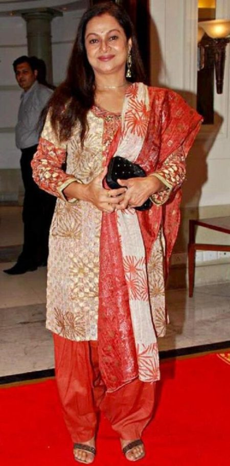Zarina Wahab Biography, Height, Age, TV Serials, Husband, Family ...