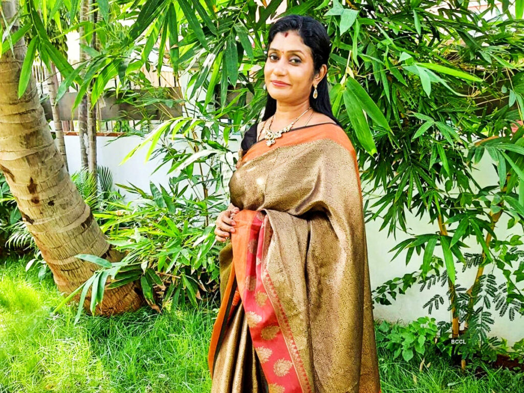 Thalattu Serial Cast, Real Names, Age, Salary, Net Worth, Timing, Story ...