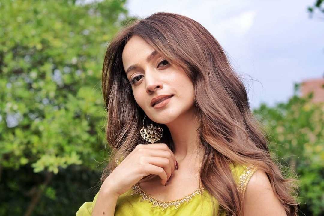 Aitebaar (Hum TV) Drama Series Analysis: Story, Episodes, Cast, Actors ...