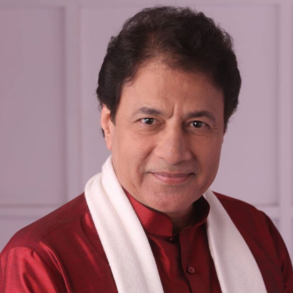 Arun Govil Biography, Height, Weight, Age, Movies, Wife, Family, Salary ...