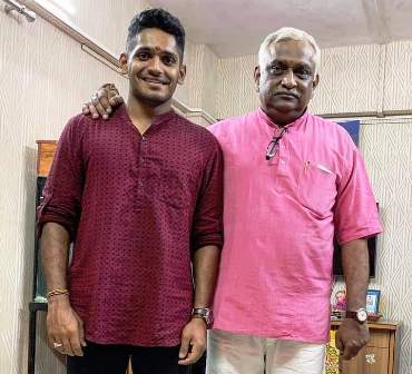 Tushar Deshpande Biography, Height, Weight, Age, Salary, Net Worth ...